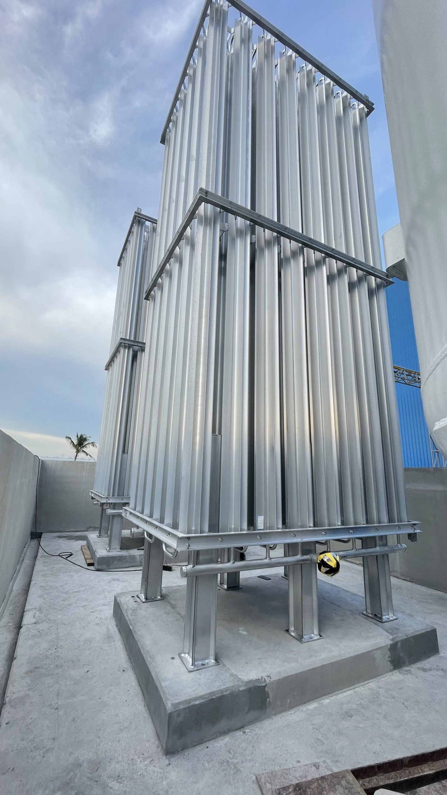 LNG Ambient Air Vaporizer ( AAV ) - Gms Interneer